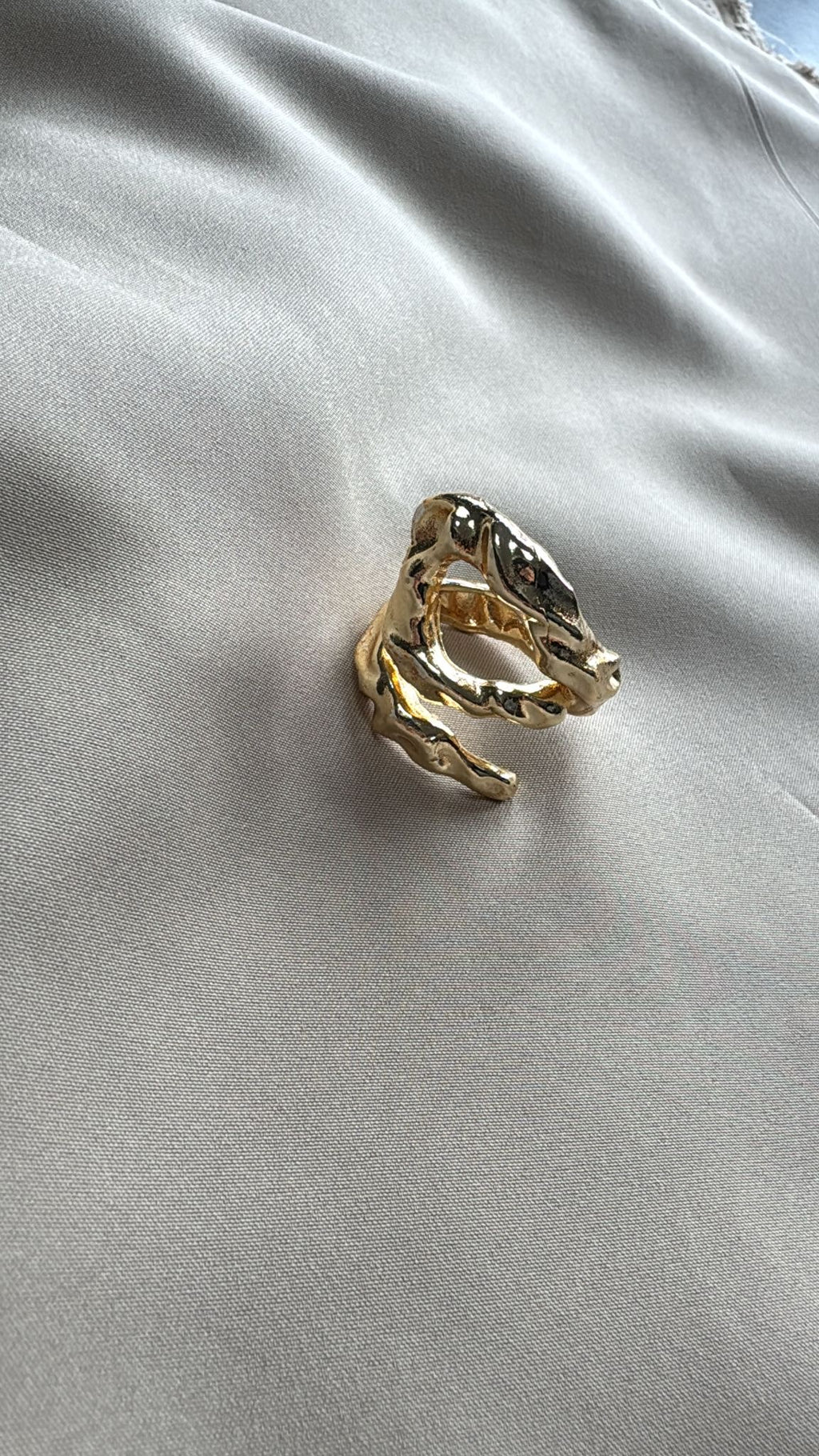 Gold hammered statement ring – opujewels