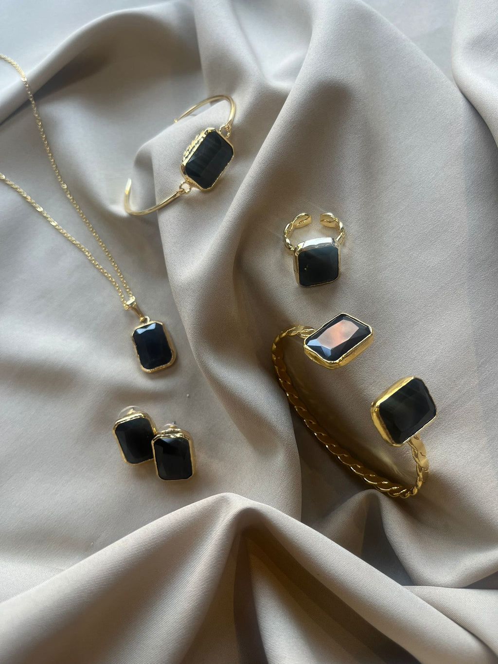 Black Rectangular Cat Eye 5 Piece Set – opujewels