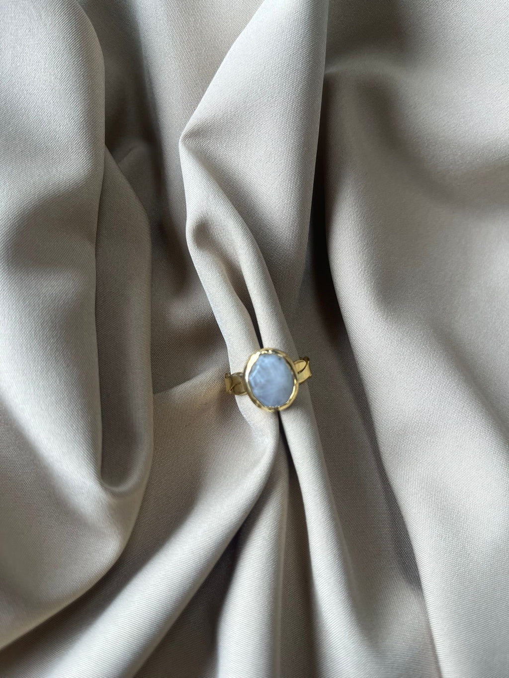 Moonstone oval ring – opujewels