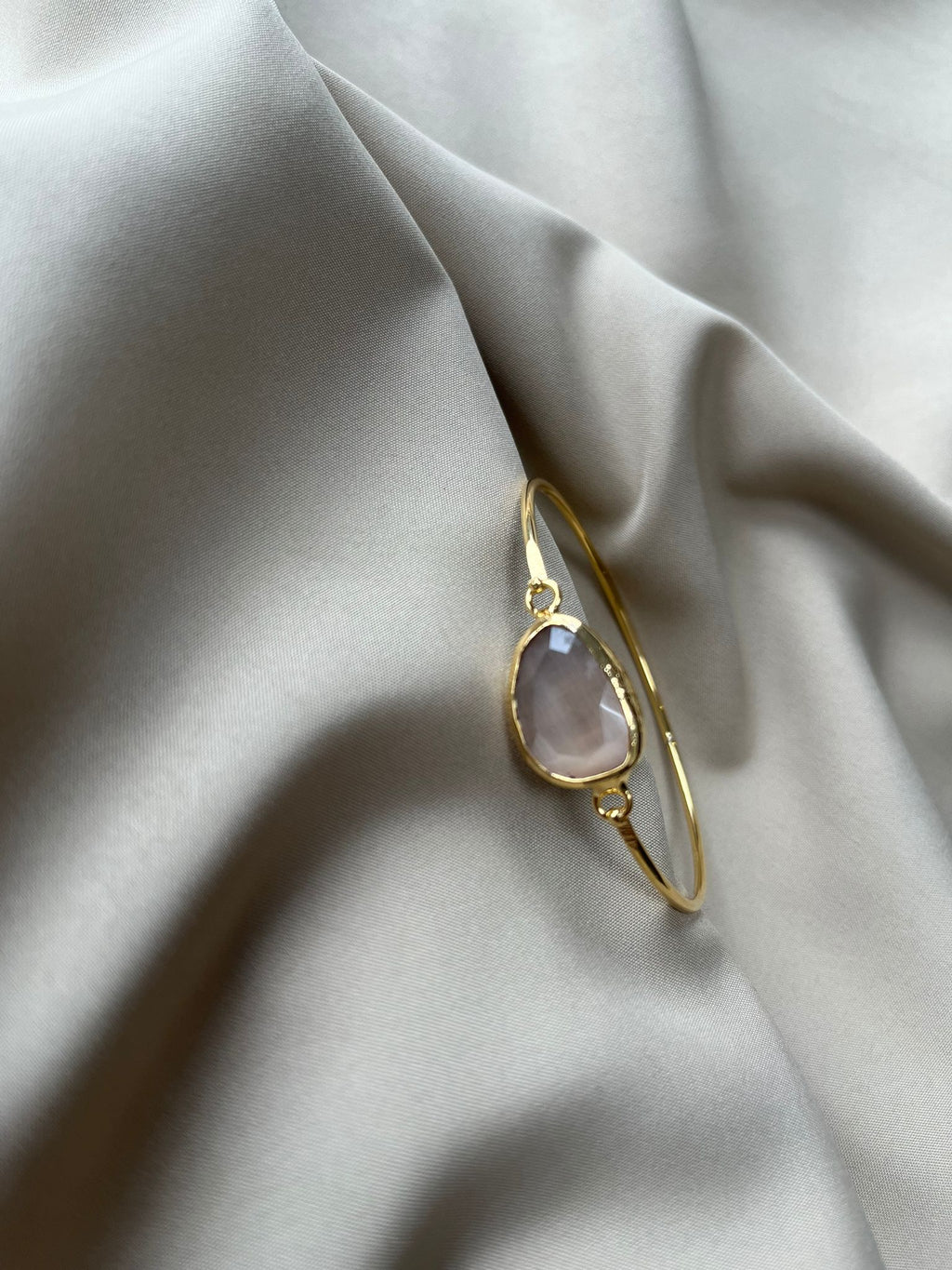Taupe Cat Eye Clasp Bangle – opujewels