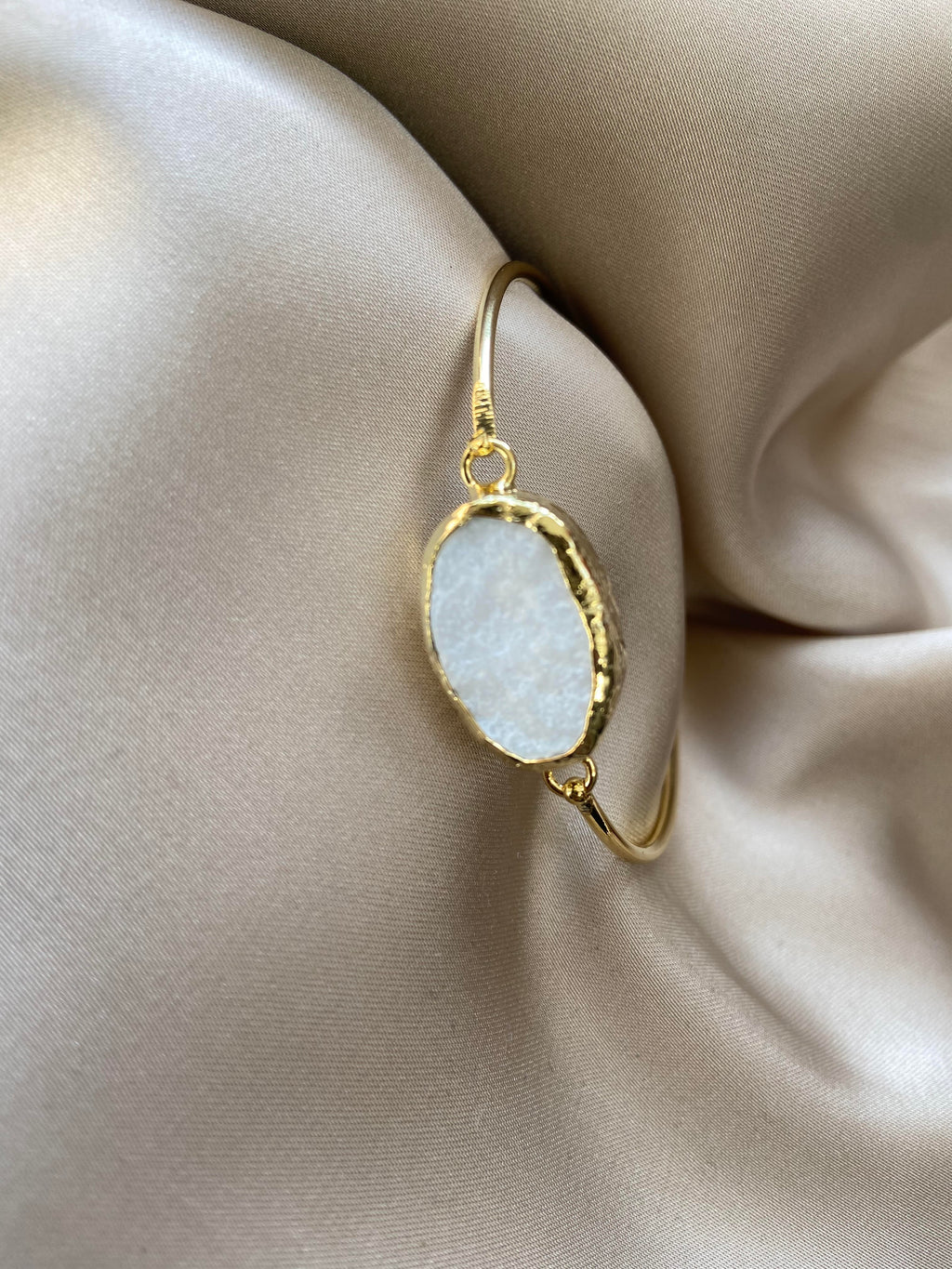White Textured Oval Clasp bangle – opujewels