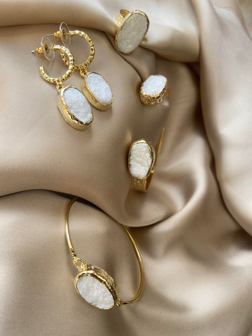 White Textured Oval Set – opujewels