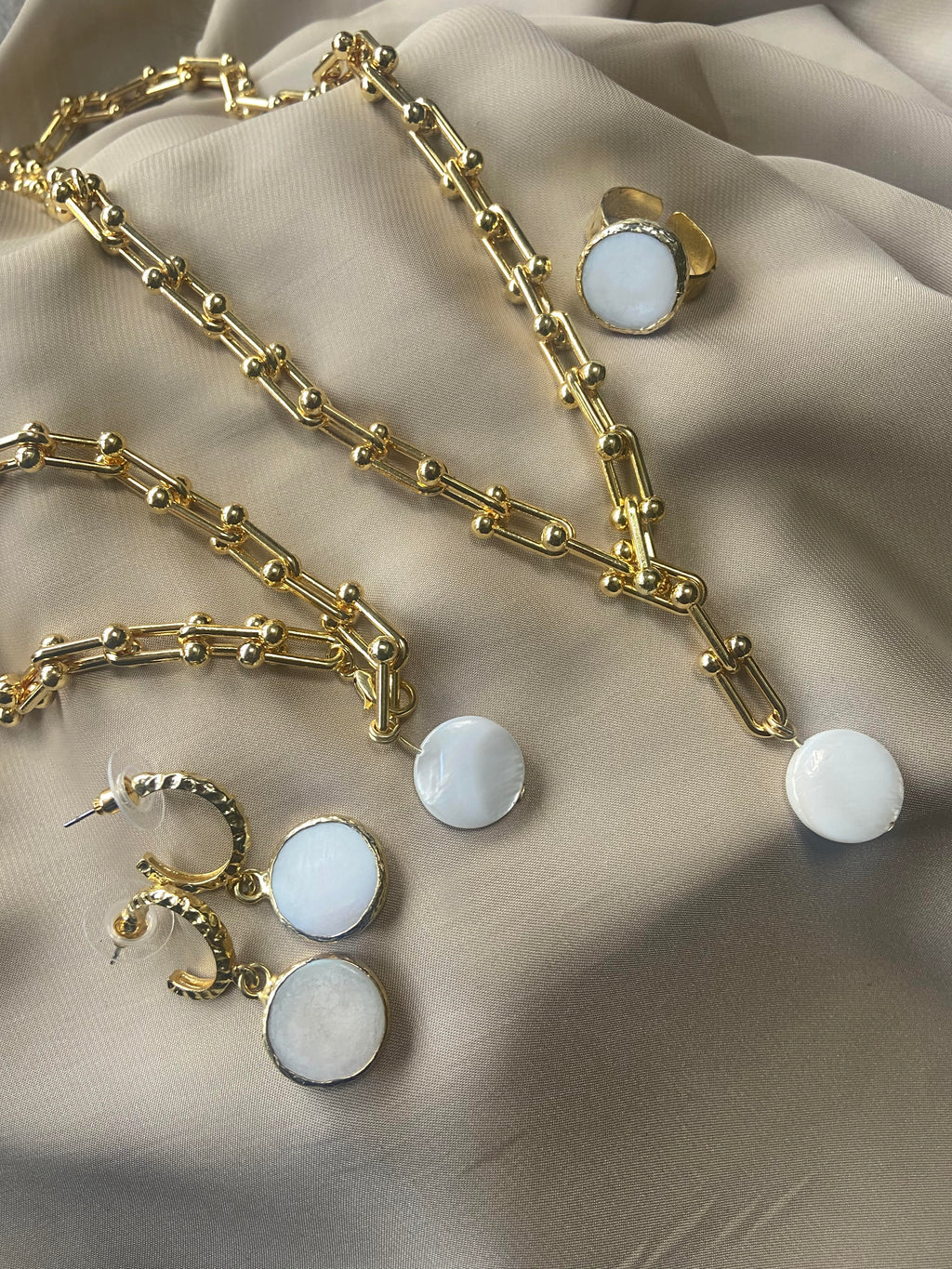 White Round Drop Link Set – opujewels